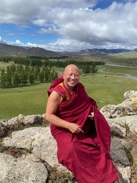 АВРАЛ ОДУУЛНА ГЭДЭГ НЬ Жадо Гэгээрлийн Суурь