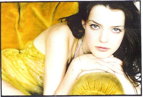 Roxane Mesquida Nue 20 Photos Biographie News De Stars LES STARS NUES