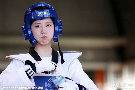日本跆拳道大赛现萌妹子选手 样貌清纯神似奶茶妹妹体育频道凤凰网