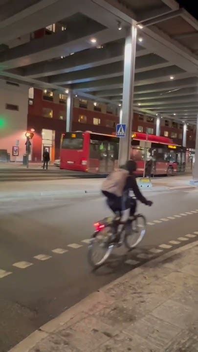 Red 🔴 Metro 🚇 Bus 🚌 Sweden 🇸🇪 Stockholm 🌃 Shorts Viral Trending