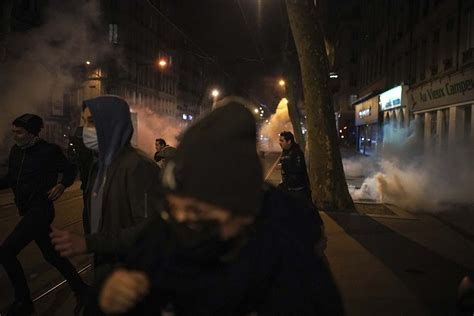 Uhapšene osobe nakon sinoćnih protesta u Parizu Trebinje Danas