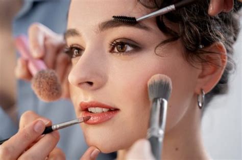 5 Universitas Yang Ada Jurusan Tata Rias Dan Kecantikan Di Indonesia