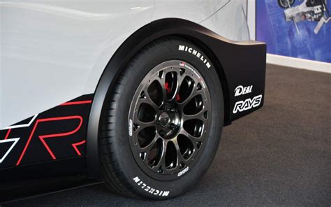 Toyota Prius Gr Edition เก๋งรักษ์โลกเวอร์ชันแต่งซิ่งทั้งคัน