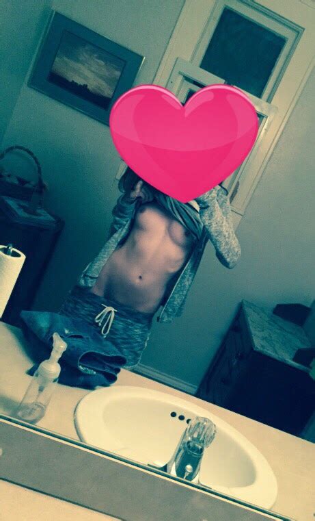 The Classic Mirror Selfie ðŸœ F Porn Pic Eporner