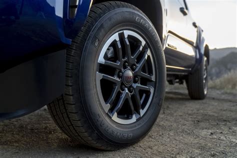 Toyota Tacoma TRD Sport Best Quality Free High Resolution Car Images Pictures