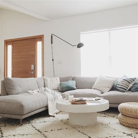 How To Decorate When Your Front Door Opens Into Your Living Room — Blue