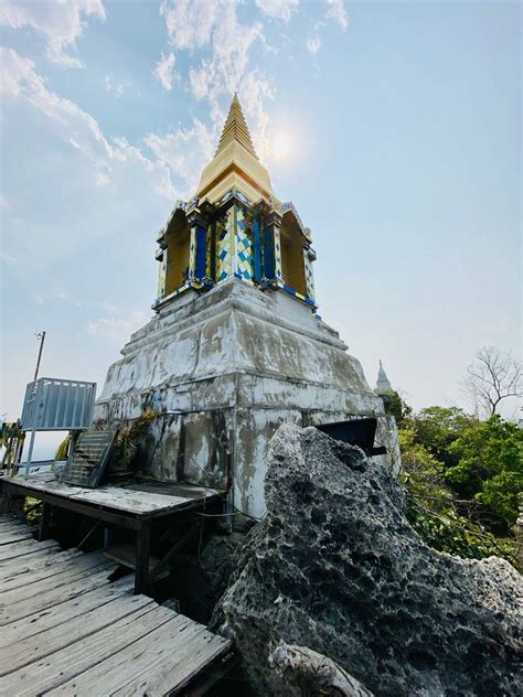 รูป วัดพระบาทปู่ผาแดง วัดเฉลิมพระเกียรติพระจอมเกล้าราชานุสรณ์ Wongnai