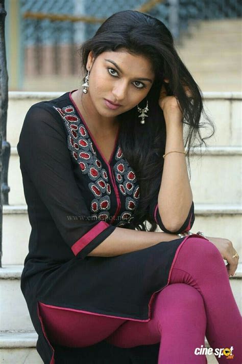 Pin By Shallu Yadav On Tighttt Leggy Pjamii Wali Stylish Girl Images