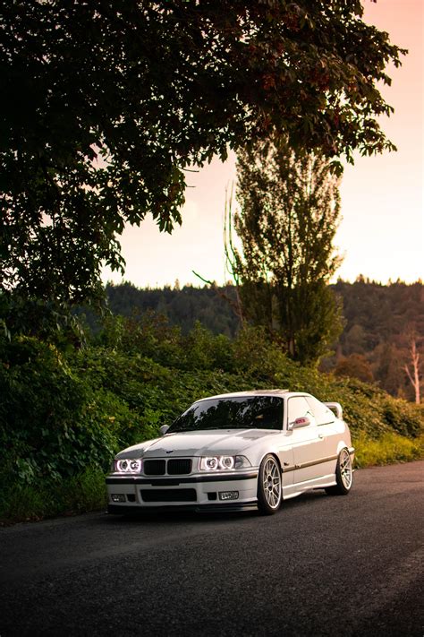 Took some shots of my buddys e36 m3. The e36 is too undervalued ...
