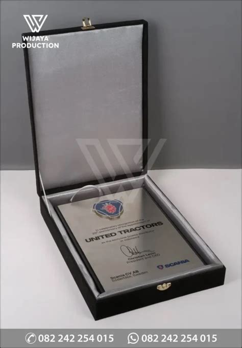 Plakat Kayu Stainless Scania