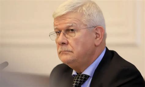 Първи министър подава оставка Flashnews