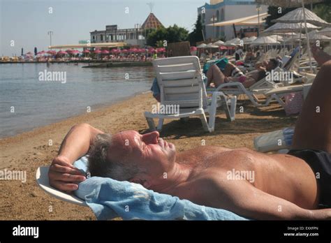 Man Sunbathing Not Woman Hi Res Stock Photography And Images Alamy