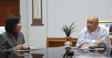 해임된 나경원 “대통령 뜻 존중”당대표 출마 여부는 안밝혀