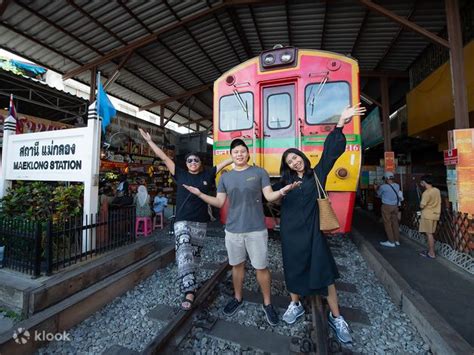 ทัวร์ตลาดน้ำดำเนินสะดวก ตลาดรถไฟแม่กลอง และตลาดน้ำอัมพวา Klook ประเทศไทย