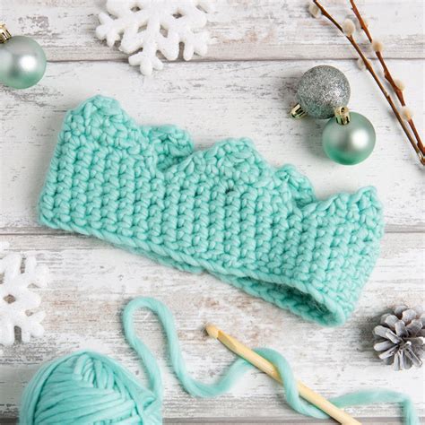 Christmas Crochet Kit Crown Wool Couture