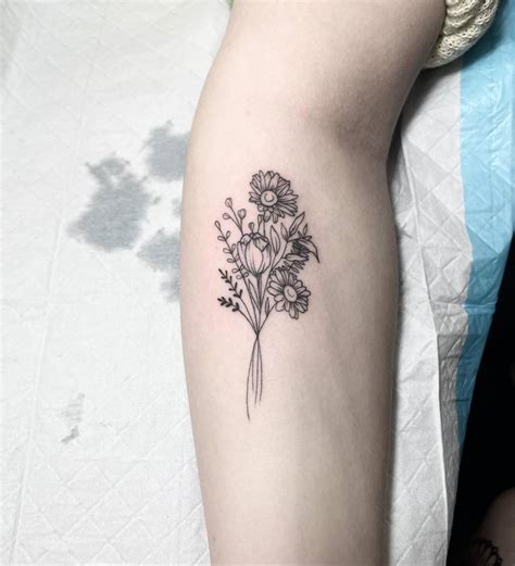 Top More Than 76 Minimal Flower Bouquet Tattoo Latest In Cdgdbentre