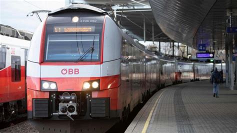 Österreich ÖBB Zug spielt Hitler Reden statt Bahn Durchsagen ab STERN de