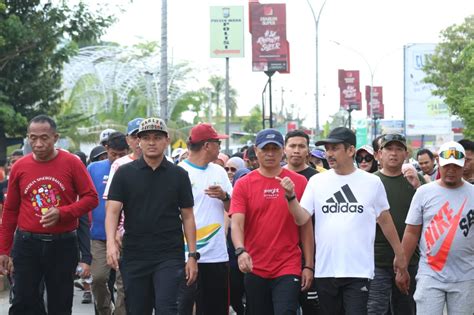 Sekda Palopo Ikut Jalan Sehat PLN Dalam Rangka Hari Listrik Nasional