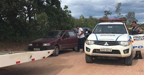 Pai E Filho São Presos Transportando Dois Bezerros Furtados Dentro De
