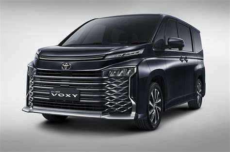Berubah Total Intip Wajah Baru Generasi Ke 4 Toyota Voxy