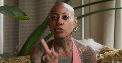 Hbo Max Chooses To Tell The Truth Behind The 1990s Tv Psychic Miss