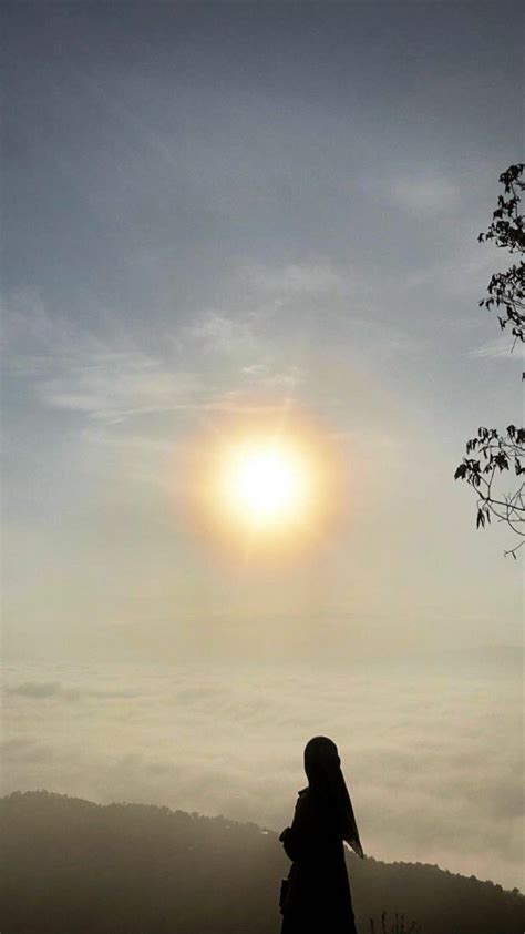 Foto Wanita Dari Belakang