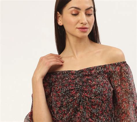 Make A Chic Style Statement With Printed Crop Tops Shop Dutty