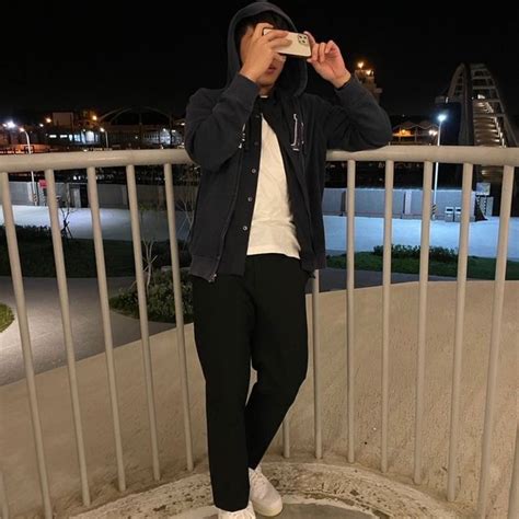 黃琳文 Lin Wen0215 • Threads Say More