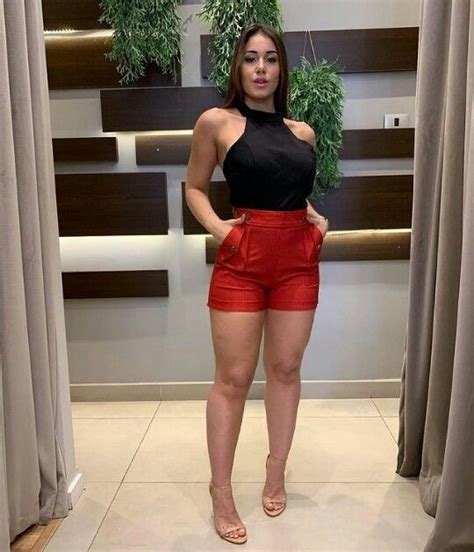 Ghim của MM trên Outfit trong 2024