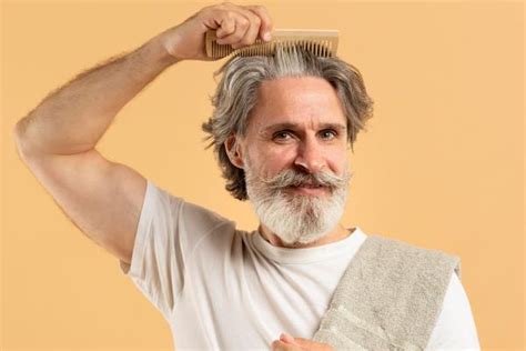 Pelo canoso en hombres cómo cuidarlo MyCapil