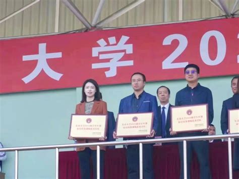 长春大学文学院2023级新生军训阅兵仪式｜文学院风采展示 文学院