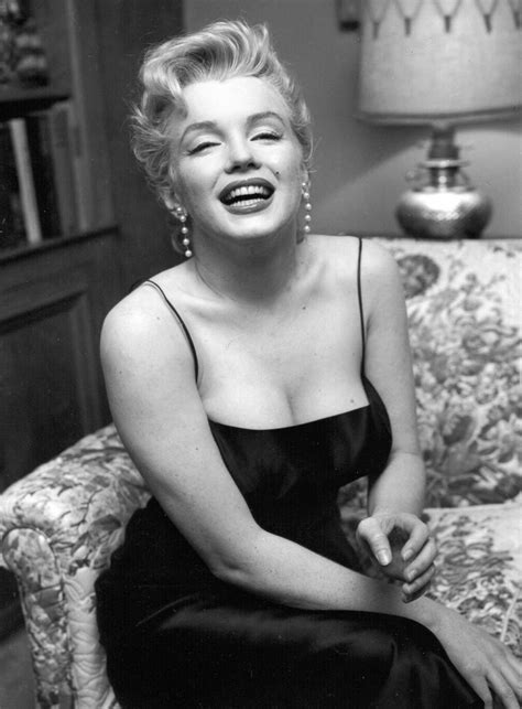 Marilyn Monroes Best Fashion Moments Of All Time