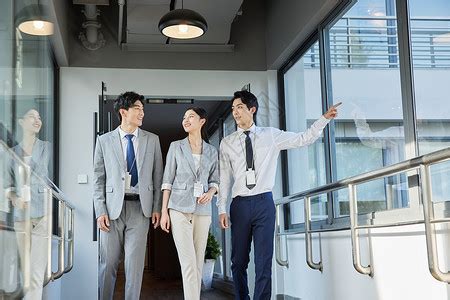 商务人士接待来访宾客形象高清图片下载 正版图片506947989 摄图网
