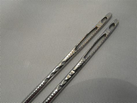 2 Lovely Antique Sewing Bodkin Needles Nice Decoration And 2 Holes And Knop