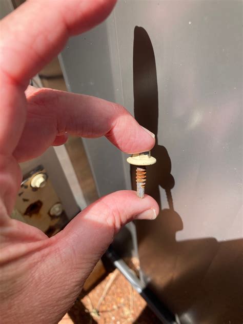 Solved How To Fix Gate With Rusty Hinges Bunnings Workshop Community