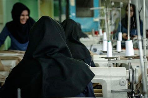اشتغال زنان یکی از محورهای مهم توسعه در جامعه افزایش حضور زنان در