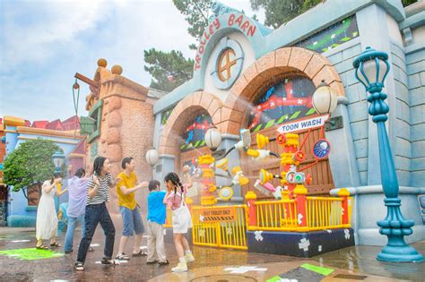 写真グーフィーがトゥーンタウンをびしょ濡れに TDR40周年の水かけアトラクションエリアが登場あとなびマガジン