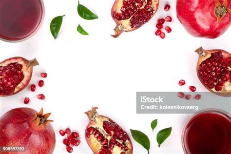 신선한 석류 과일 복사 공간 텍스트와 흰색 배경에 고립 된 석류 주스 상위 뷰 건강한 생활방식에 대한 스톡 사진 및 기타 이미지 건강한 생활방식 건강한 식생활 경관