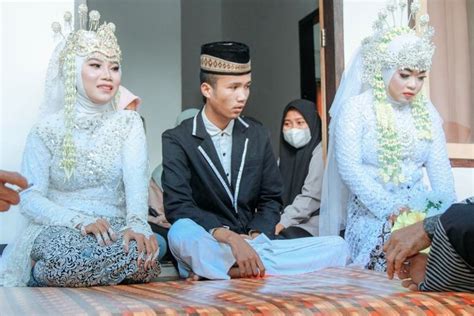 Viral Potret Pria Lombok Nikahi 2 Wanita Sekaligus Setuju Jalani