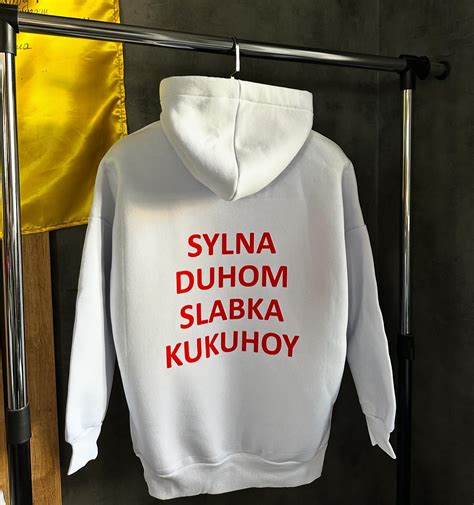 Принт на футболках худі Худі доступні до замовлення з вашим індивідуальним принтом колір