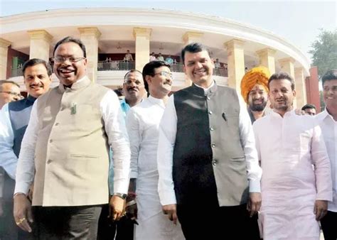 हे तर पाकळ्या मिटवून घेणारं ऑपरेशन कमळ माजी गृहमंत्र्यांचा भाजपला