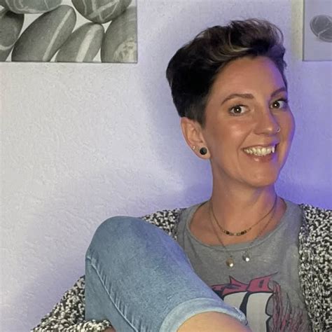 Ramona Ramonakieser • Threads Say More