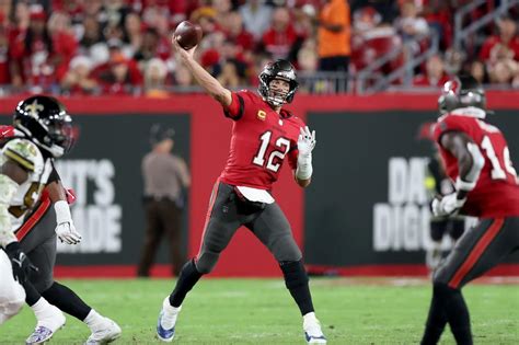 Tom Brady Leads Buccaneers To Last Minute Win Over Saints