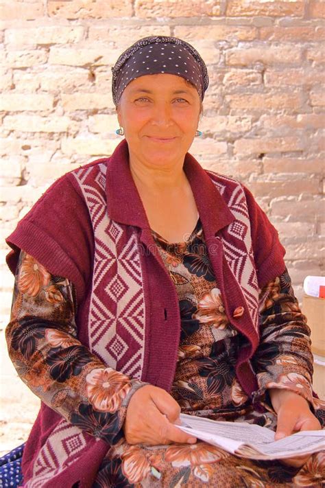 Uzbek Woman In National Costumes In Khiva Uzbekistan Editorial Photo