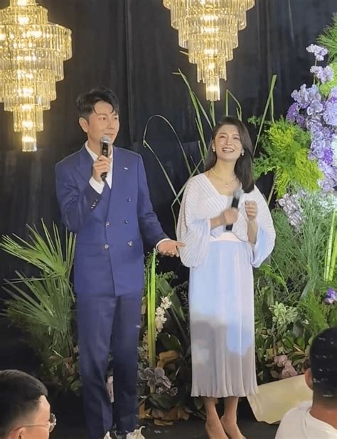 安徽主持马滢现身婚礼主持，出场费被曝5万，嫁总裁老公发福明显娱乐保养节目