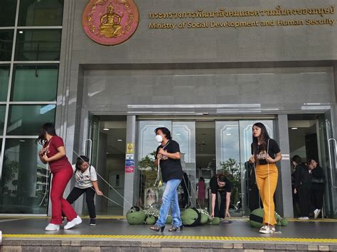 Sex Worker บุก พม ขีดเส้น 3 เดือน กม คุ้มครองผู้ให้บริการทางเพศ ต้อง