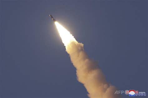 北朝鮮、日本海へ向け弾道ミサイル発射 韓国軍 写真1枚 国際ニュース：afpbb News