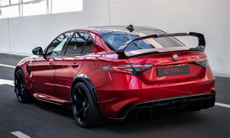 Alfa Romeo Giulia Gta E Gtam Motore Potenza Caratteristiche Scheda