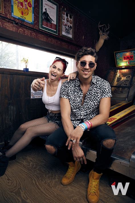 Snl Alum Noel Wells Says Show S Political Content Long Overdue Video