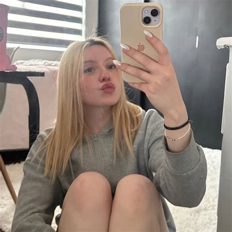 Mollyyy Mollyyyploop • Threads Say More